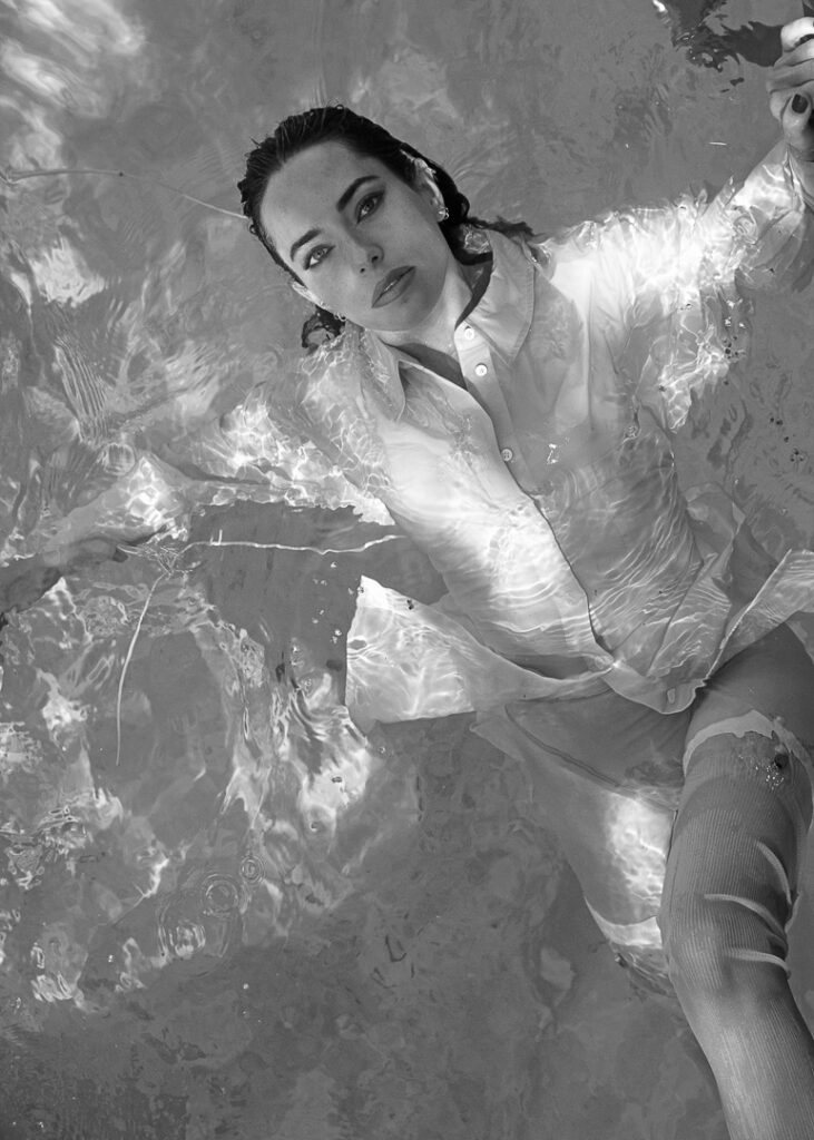 Mariel Molino Percha Magazine
